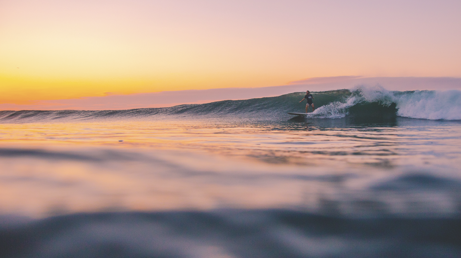 Surfs up - VAMP Magazine
